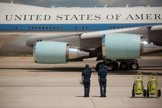 Military Personnel Salute Air Force One Editorial Stock Photo - Stock ...