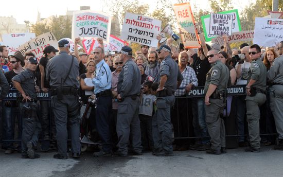 Israeli Border Police Block Palestinian Israeli Editorial Stock Photo ...