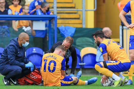 George Maris 10 Mansfield Town Receives Editorial Stock Photo - Stock ...