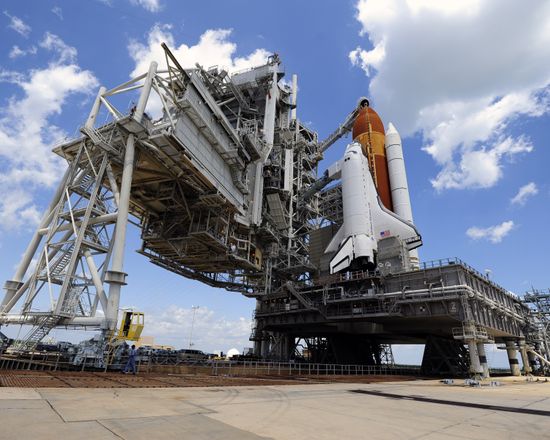 Rotating Service Structure Rolls Back Nasas Editorial Stock Photo ...