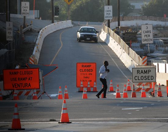 California Highway Patrol Vehicle Enforces Closure Editorial Stock ...