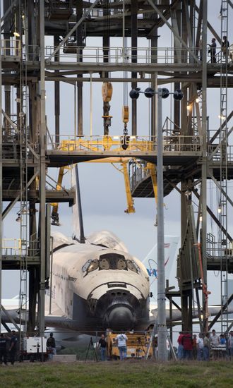 Nasas Space Shuttle Discovery Rolls Under Editorial Stock Photo - Stock ...