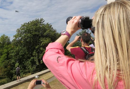 Residents Tourists Get Good View Lincoln Editorial Stock Photo - Stock ...