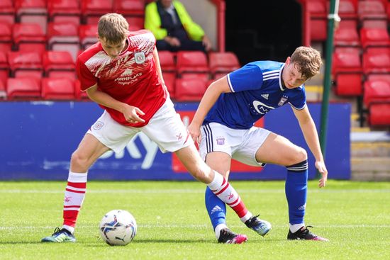 Crewe Alexandra Midfielder Charlie Finney Controls Editorial Stock ...
