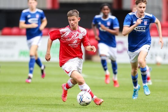 Crewe Alexandra Forward Max Woodcock Runs Editorial Stock Photo - Stock ...