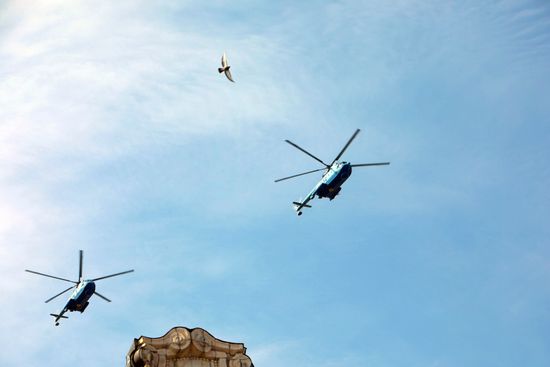 Air Column Flies Over Khreshchatyk Street Editorial Stock Photo - Stock ...