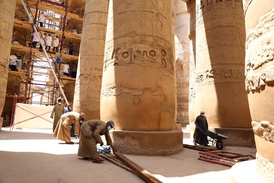 Restorers Renovate Huge Columns Great Hypostyle Editorial Stock Photo ...