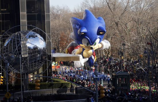 Sonic Hedgehog Balloon Floats Down Parade Editorial Stock Photo - Stock ...