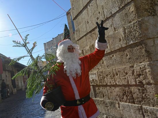 Palestinian Christian Issa Kassissieh Dressed Santa Editorial Stock ...