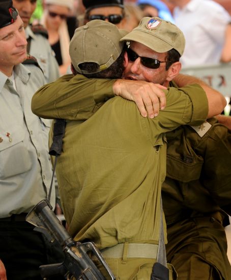 Israeli Soldiers Hug Before Military Funeral Editorial Stock Photo ...