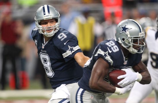 Dallas Cowboys Quarterback Tony Romo Hands Editorial Stock Photo ...