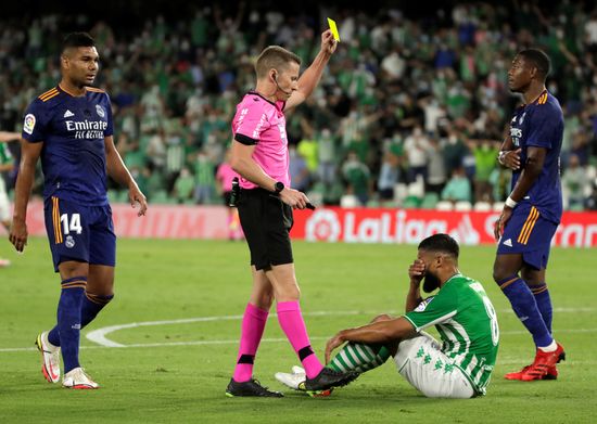 Spanish Referee Hernandez Hernandez 2l Shows Editorial Stock Photo ...