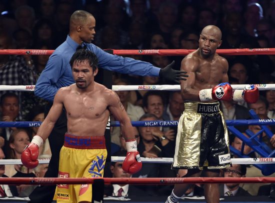 Referee Kenny Bayless Separates Floyd Mayweather Editorial Stock Photo ...