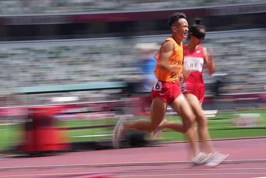 Chinas He Shanshan R Her Guide Editorial Stock Photo - Stock Image ...