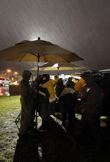 Packer Fans Seek Shelter Temperatures High Editorial Stock Photo ...