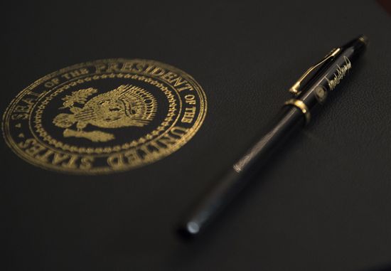 Pen President Donald Trumps Signature Seen Editorial Stock Photo ...