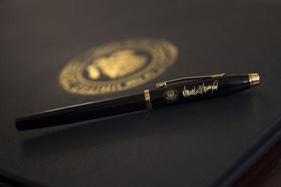 Pen President Donald Trumps Signature Seen Editorial Stock Photo ...