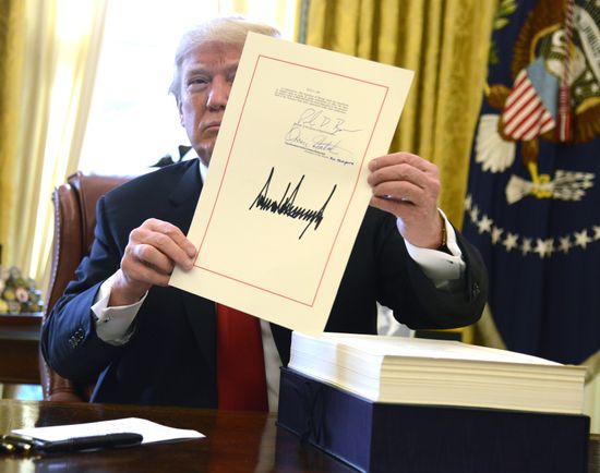 President Donald Trump Displays His Signature Editorial Stock Photo ...