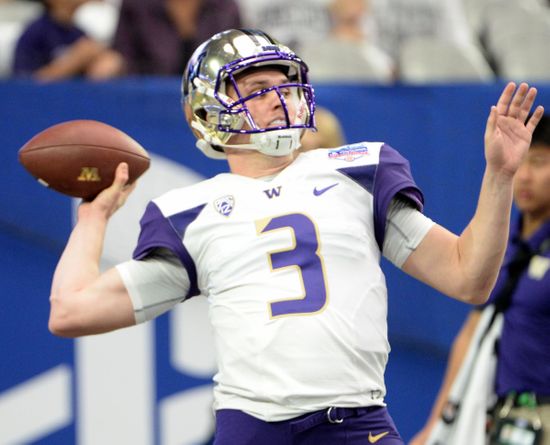 Washington Huskies Quarterback Jake Browning Throws Editorial Stock ...