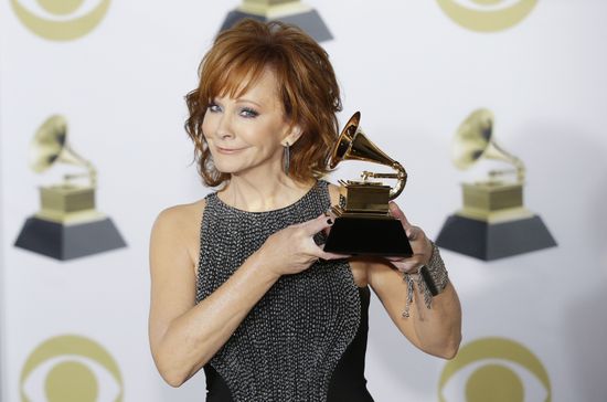 Reba Mcentire Holds Her Award Best Editorial Stock Photo - Stock Image ...