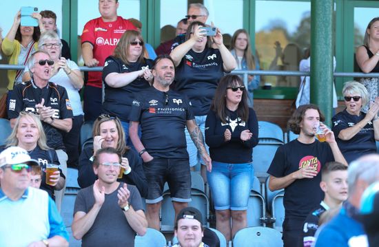 Ospreys Fans Applaud Players End Match Editorial Stock Photo - Stock ...