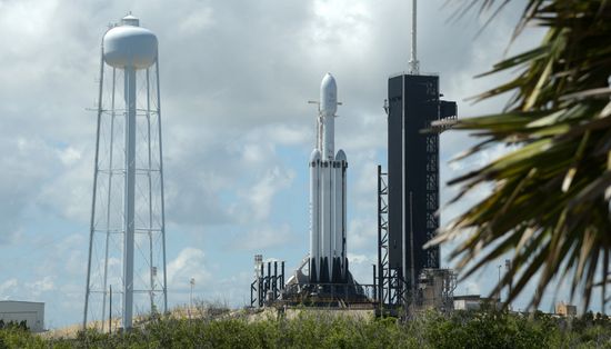 Spacex Falcon 9 Heavy Rocket Ready Editorial Stock Photo - Stock Image ...