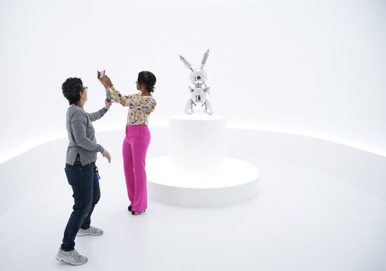 Jeff Koons Rabbit Stainless Steel 1986 Editorial Stock Photo - Stock ...