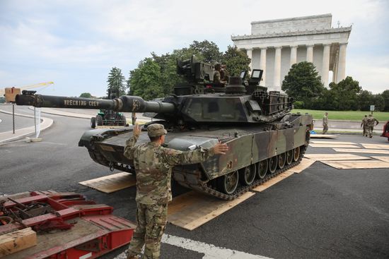 Army Soldiers Position M1 Abrams Main Editorial Stock Photo - Stock ...