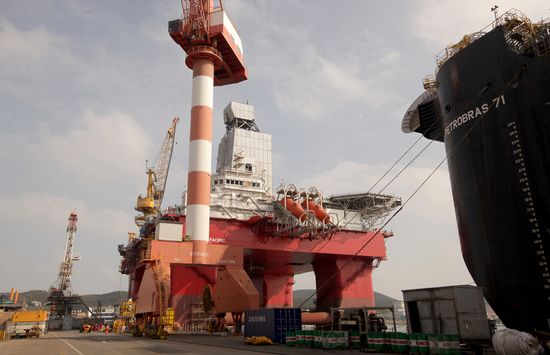 Some Worlds Biggest Deepwater Drilling Rigs Editorial Stock Photo ...