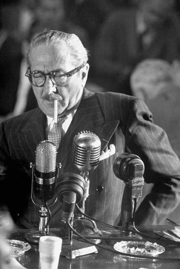 Actor Adolph Menjou Testifying Unamerican Activities Editorial Stock ...