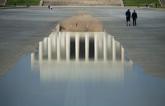 People Walk Nearly Drained Reflecting Pool Editorial Stock Photo ...