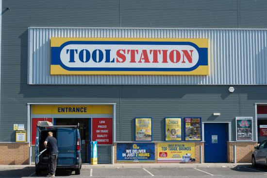 Tool Station Staines Some Builders Reporting Editorial Stock Photo ...
