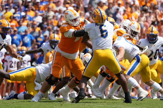 Tennessee Volunteers Offensive Lineman Cade Mays Editorial Stock Photo ...
