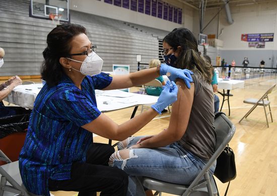 Nurse Susanna Bryan Administers Dose Pfizer Editorial Stock Photo ...