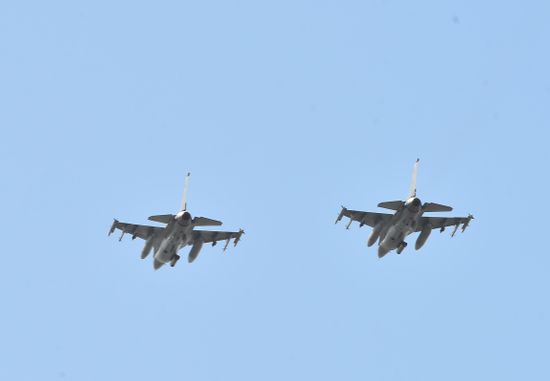 Jet Fly Over By Us Southern Editorial Stock Photo - Stock Image ...