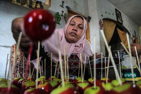 Palestinian Hanan Hamad 55 Makes Candy Editorial Stock Photo - Stock ...