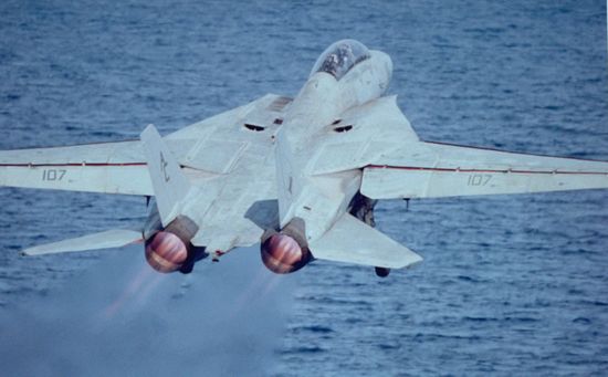 Fighter Aircraft Trailing Smoke Launching Taking Editorial Stock Photo ...