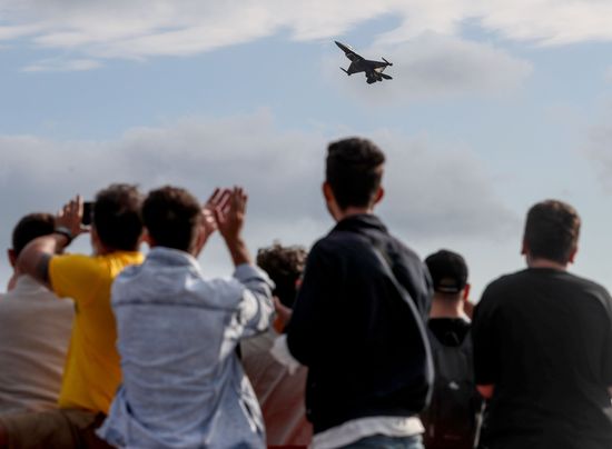 Turkish Military Pilot Soloturk Performs Acrobatic Editorial Stock ...
