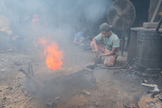 Child Worker Works Shipyard Near Buriganga Editorial Stock Photo ...