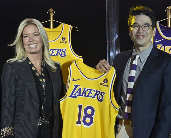 Los Angeles Lakers Ceo Jeanie Buss Editorial Stock Photo - Stock Image ...
