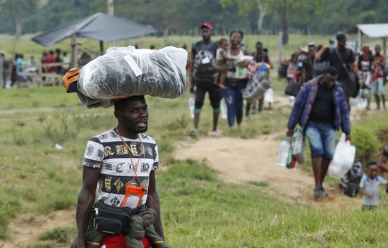 Haitian Migrants Carry Their Belongings Settle Editorial Stock Photo ...