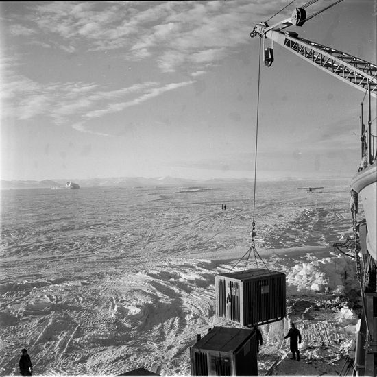 Navy Unloading Crates During Operation Deep Editorial Stock Photo ...