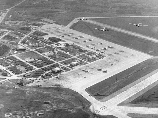 7th Bombardment Group Flying Off Runways Editorial Stock Photo - Stock ...