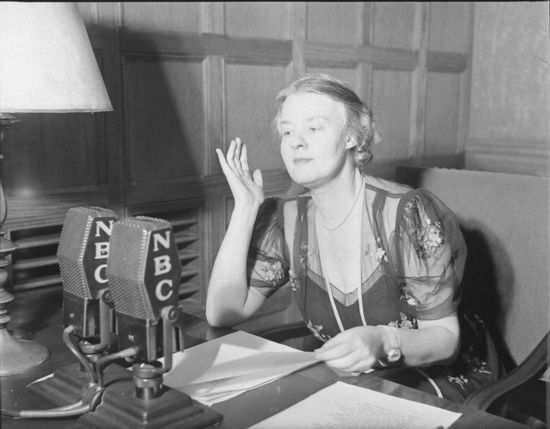 Journalist Dorothy Thompson Broadcasting National Broadcasting ...