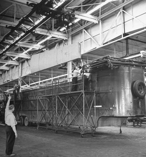 Ford Aviation Plant Workers Constructing B24 Editorial Stock Photo ...