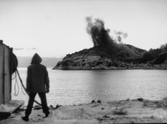 Blasting Beaver Bay Loosen Rock Breakwater Editorial Stock Photo ...