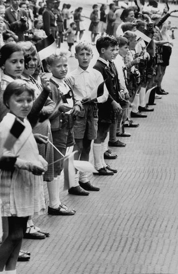 Kids Watching Parade During Celebration Munichs Editorial Stock Photo ...