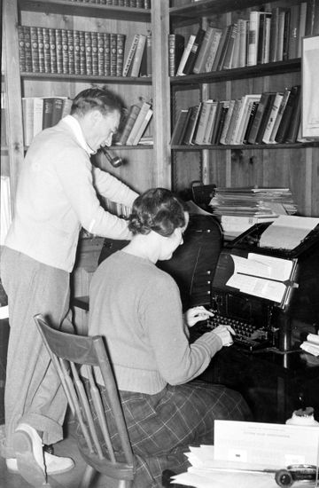 Britishamerican News Commentator Boake Carter Reading Editorial Stock ...