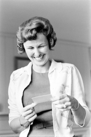 Louise Shepard Holding Paper Virginia Beach Editorial Stock Photo ...
