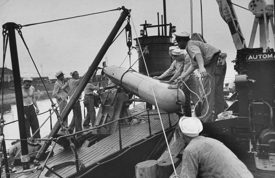 Loading Torpedoes On Board R14 Submarine Editorial Stock Photo - Stock ...